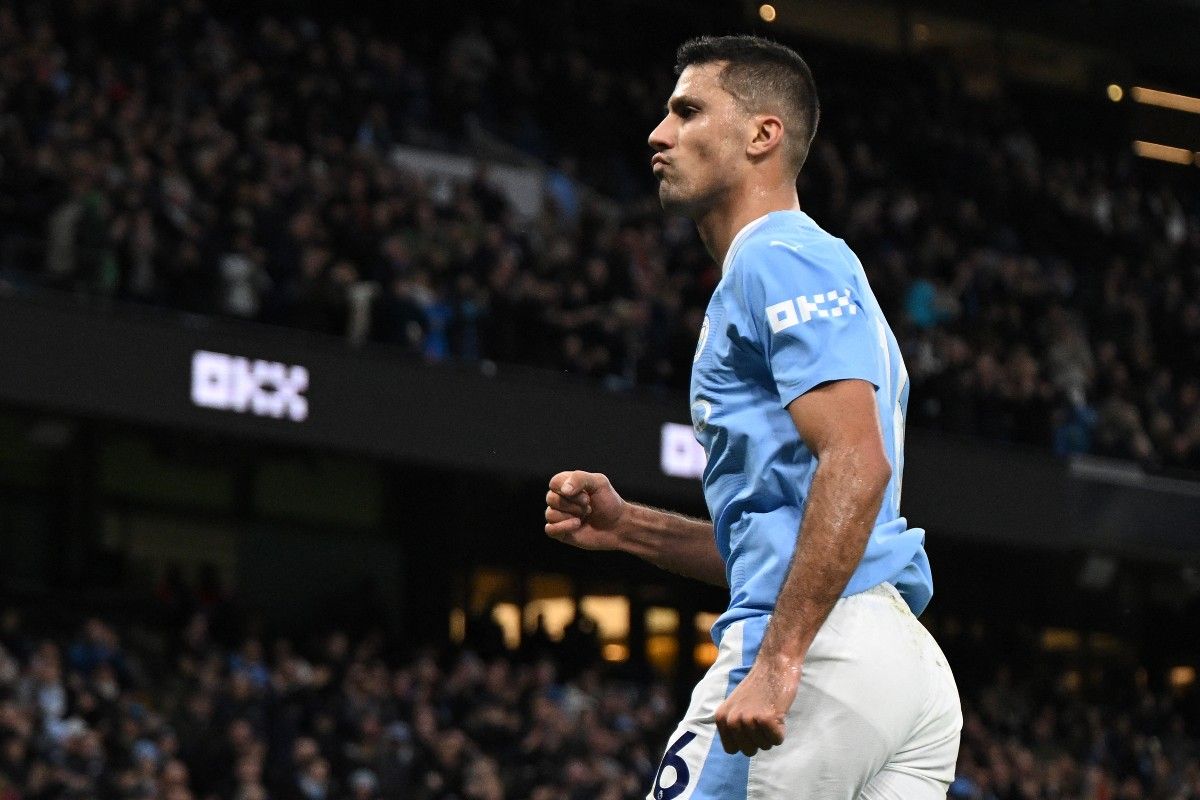 Manchester City's midfield general ends the year as the world's best.