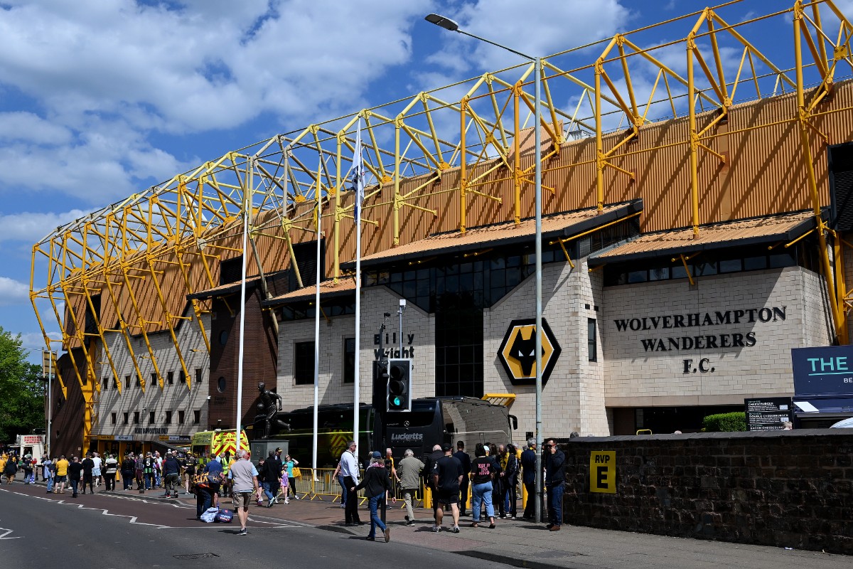 Manchester City and Wolves have confirmed their starting lineups.